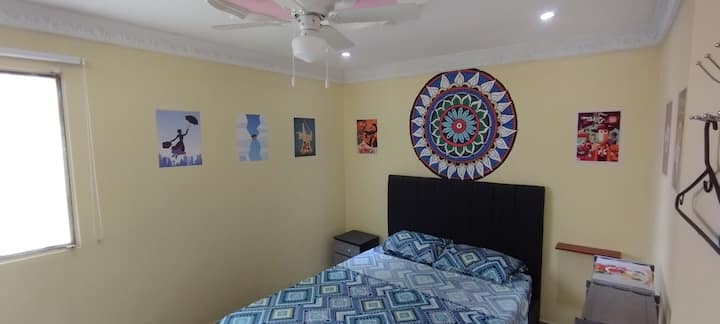 Habitación Grande En La Posada - Salazar