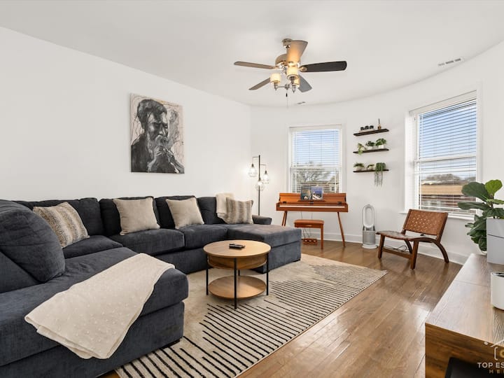 Artsy Condo Near Uchicago | Business & Family Fun - Beverly - Chicago