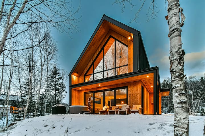 New! Luxury Scandinavian Chalet With Hot Tub - Mont-Tremblant