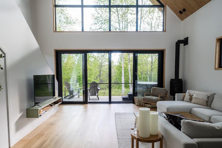 New! Luxury Scandinavian Chalet With Hot Tub - Mont-Tremblant