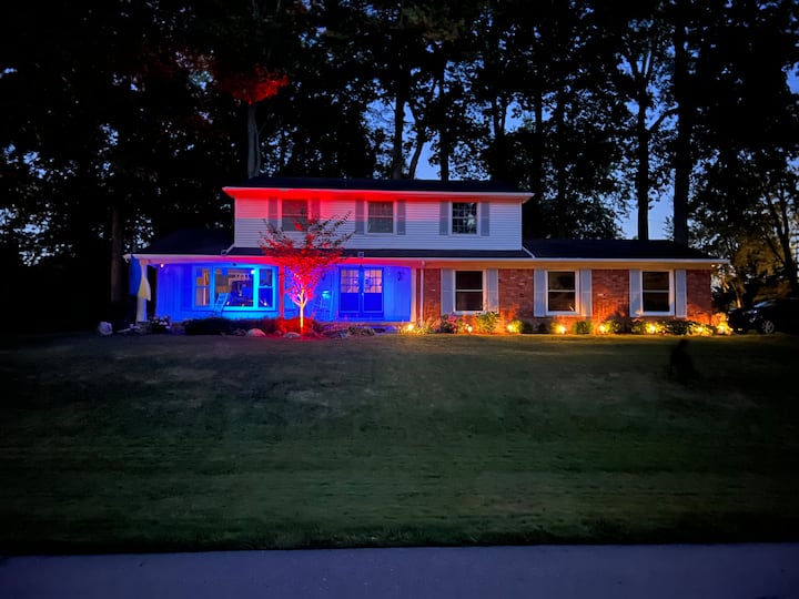 Ultra Clean, Luxe & Spacious Rooms In Troy, Mi - Birmingham, MI