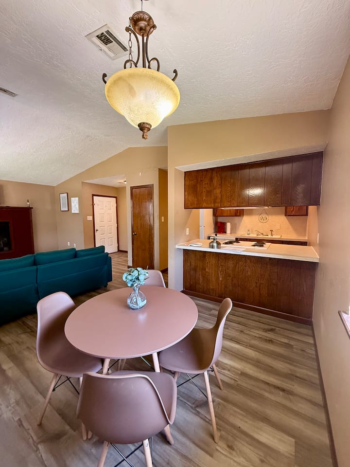 Spacious Townhome Near Fort Sill ~ 11b - Lawton, OK