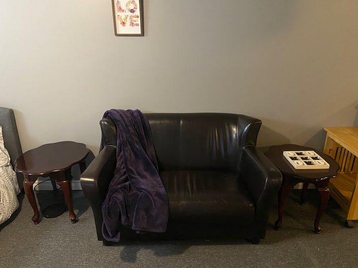 Basement Studio Apartment - Peterborough