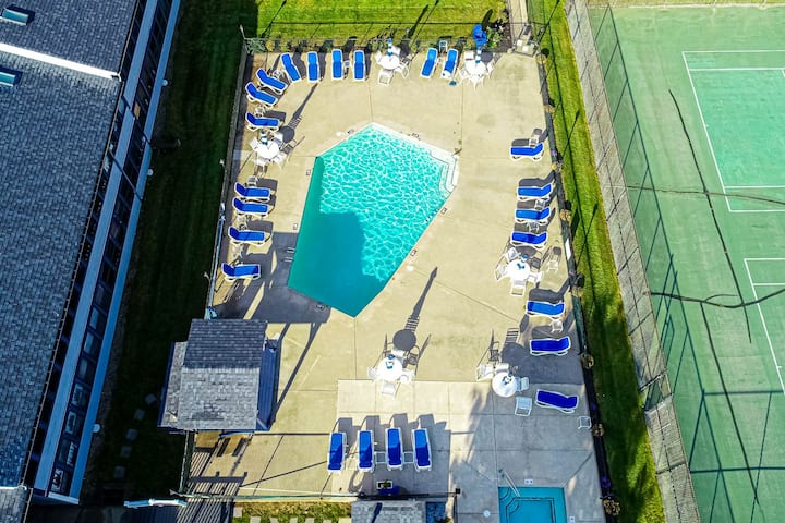 1br Stylish Coastal Condo With A Pool, Hot Tub - Wells, ME