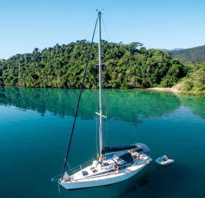 Passe A Noite Num Veleiro. - Paraty