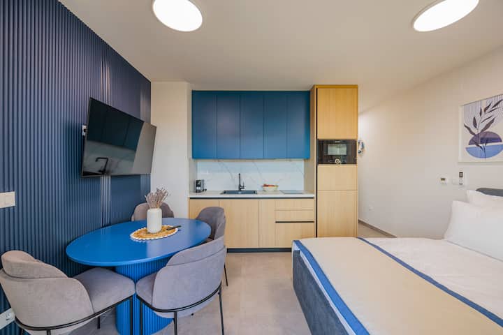 Beachfront Apartments Dernaj – Jacuzzi Suite 2 - Nin