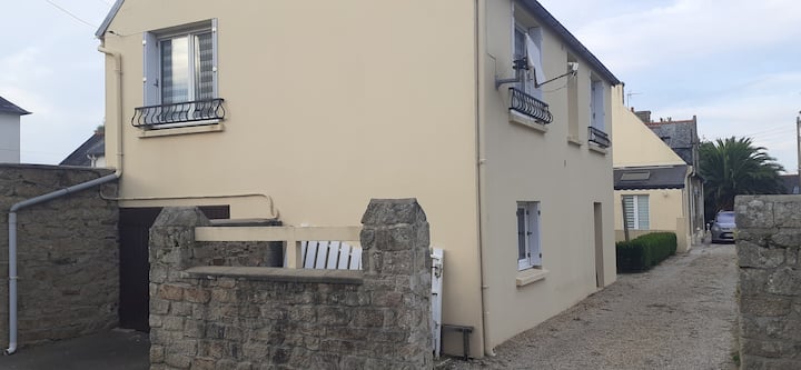 Logement Proche Centre Ville Dans Quartier Calme - Plouescat