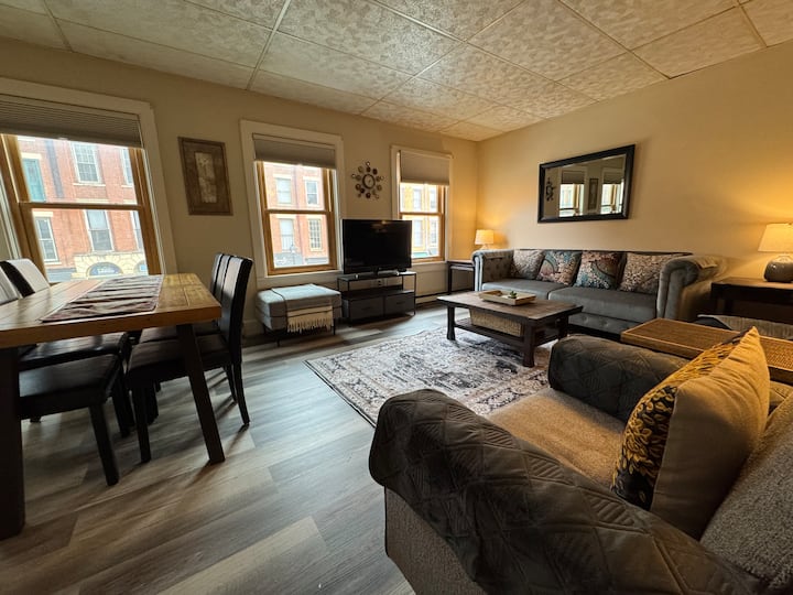 Two Bedroom Overlooking Main St & One Parking Spot - Galena, IL