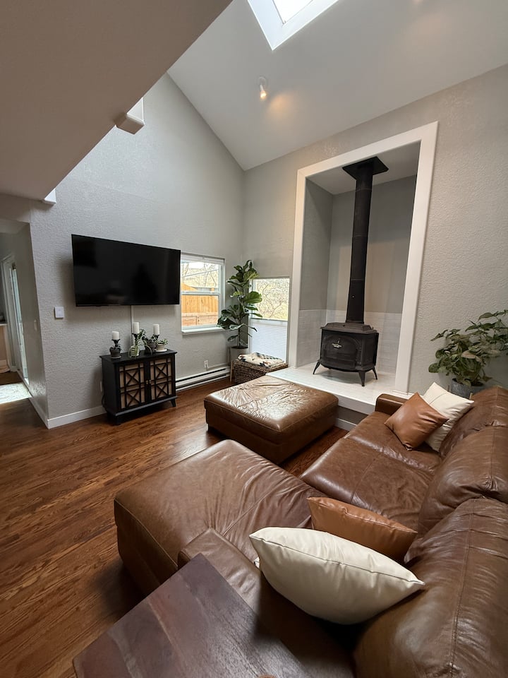 Golden Getaway W/ Loft & Views - Golden, CO