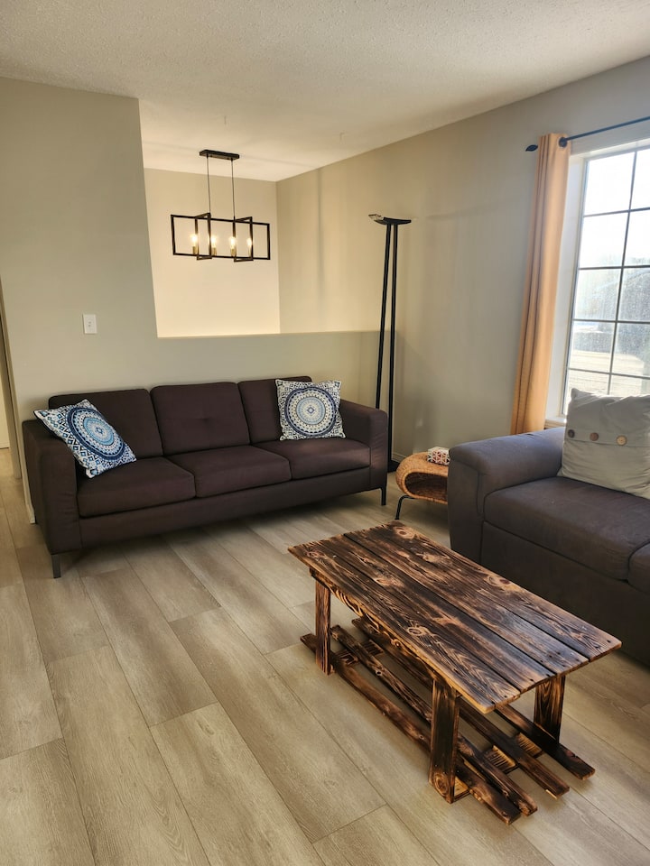 Cozy Comfort - Sylvan Lake, AB