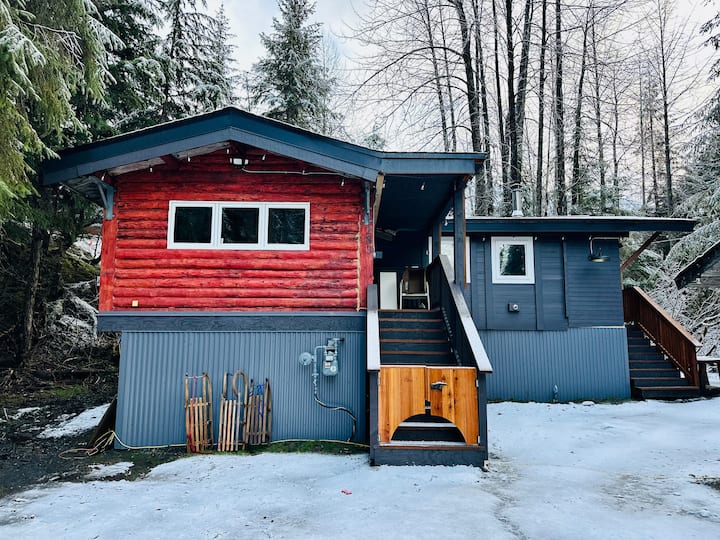 The Og Girdwood Ski Cabin - Anchorage, AK