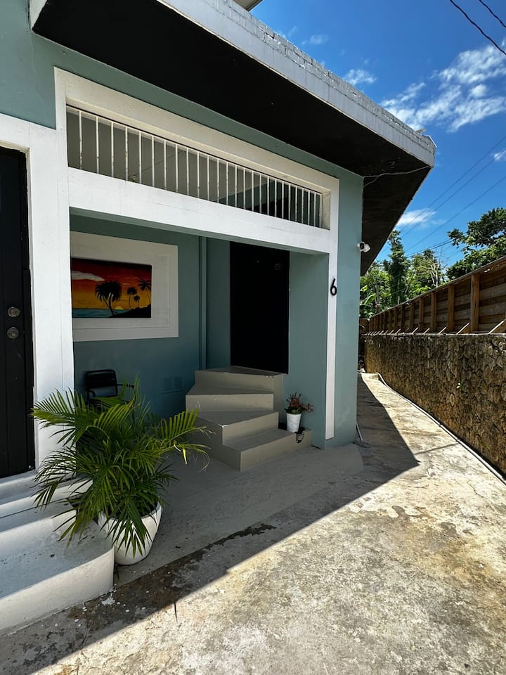Hillside Haven Unit #6 - 2 Bed/2 Bath - Negril