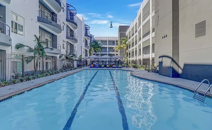 30+ Day Corporate Stay • 2bd/3ba • Parking X2 - Irvine, CA