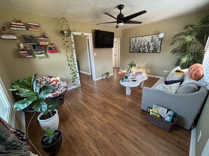 Cozy Cottage - Near Downtown - Roseburg, OR