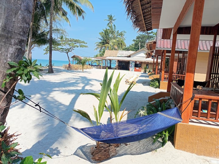 Свой домик на пляже в Tiger Hut - Ko Chang