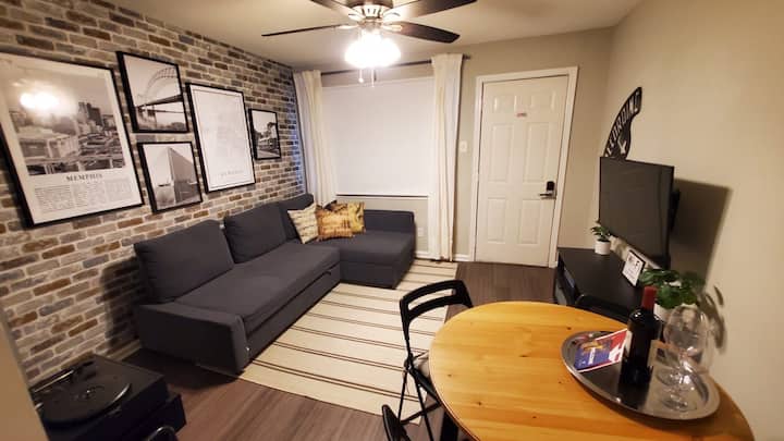 Lovely 2 Bedroom Apt
Memphis-5 Min From Beale St - Memphis, TN