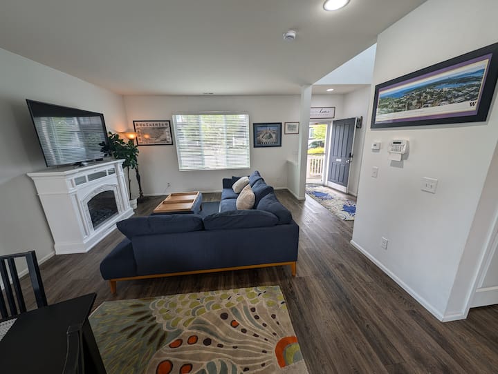 Welcome To The Pnw! Bring The Kids Or Not. - Tacoma, WA