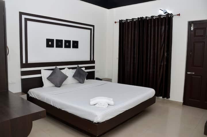 Munnar Cozy Room+ Privatebalcony - Munnar