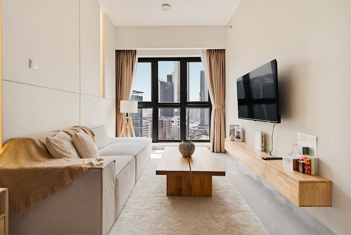 Agile Escape: Golden Hour Views & Central Retreat - Kuala Lumpur