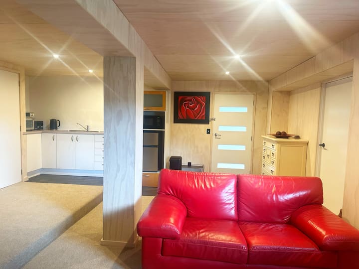 Spacious 2 Bedroom Suite (Private/self-contained) - Auckland