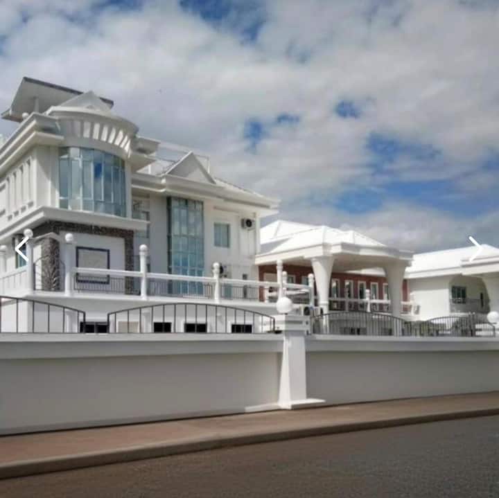 Magnificent White House Semporna (Deluxe Room) - Semporna