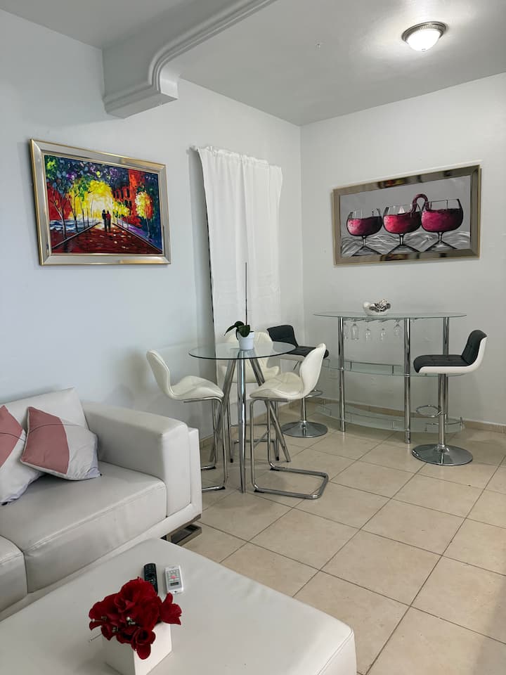 Close To The Beach 3 Bedroom (Generator) - San Juan