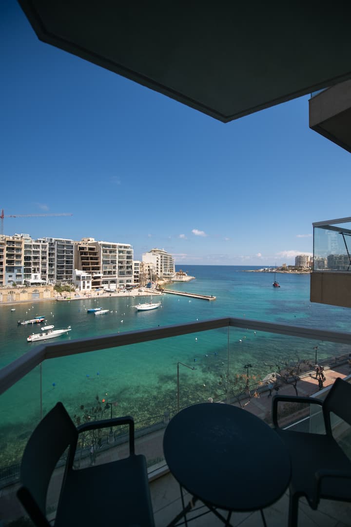 Bay View Seafront Apartment 4a - Aéroport international de Malte (MLA)
