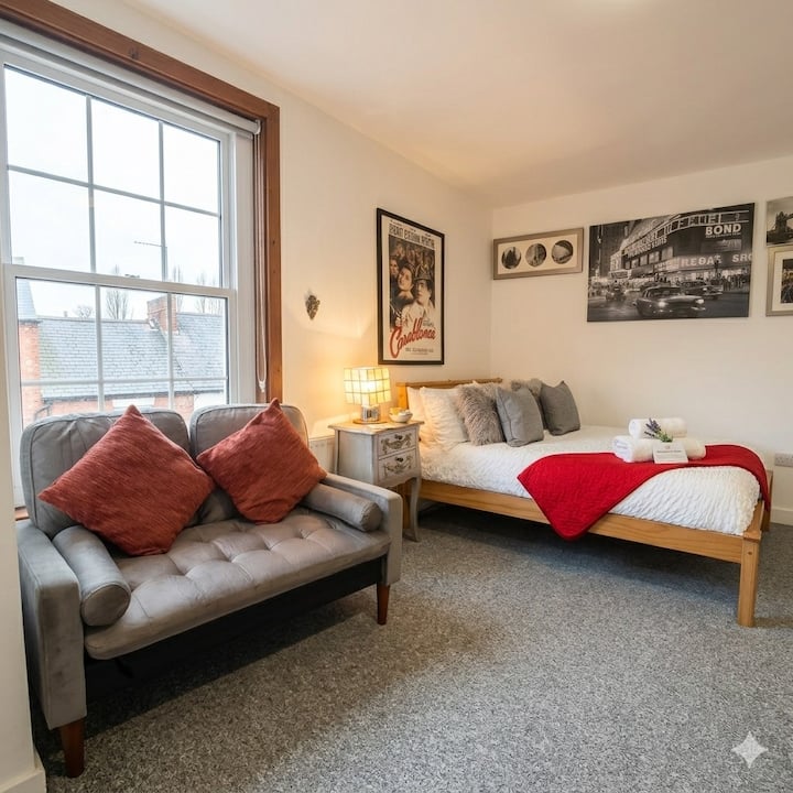 Studio W/ Wi-fi & Workspace - Town Centre 8 Mins - 班伯里