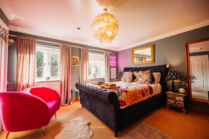 Boutique Rooms - Alice In Wonderland - Shrewsbury