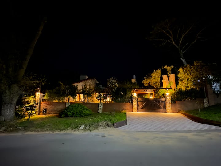 Cabaña “Viejo ÁRbol” Mar Y Centro No Grupo Jóvenes - Villa Gesell