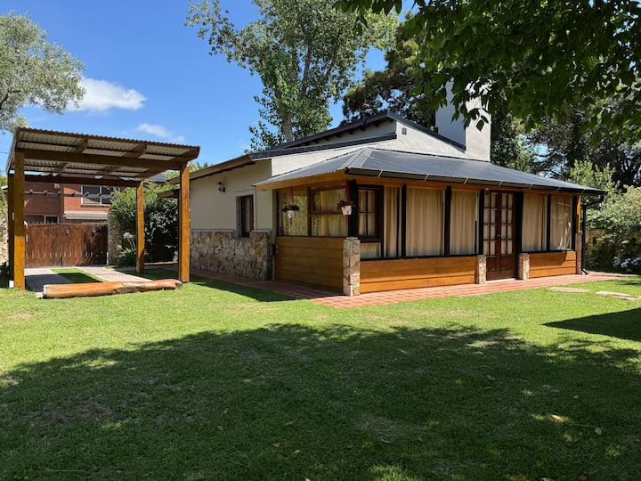 Quiet Family Cabin With Garden & Private Grill - Villa Gesell