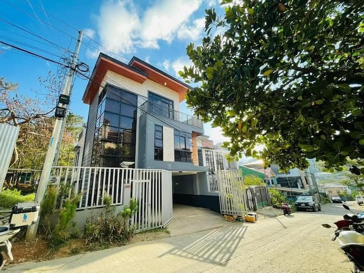 Baguio Modern Transient House 20-30pax Bydeigratia - Baguio