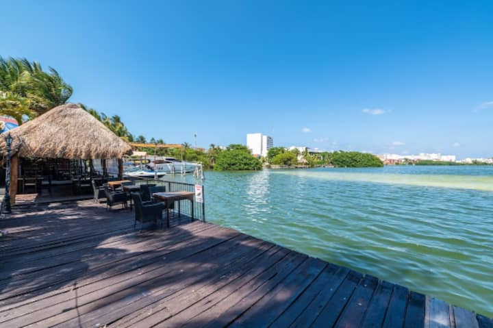 Alberca Vista Laguna Cerca De La Playa Y Cocobongo - Cancún