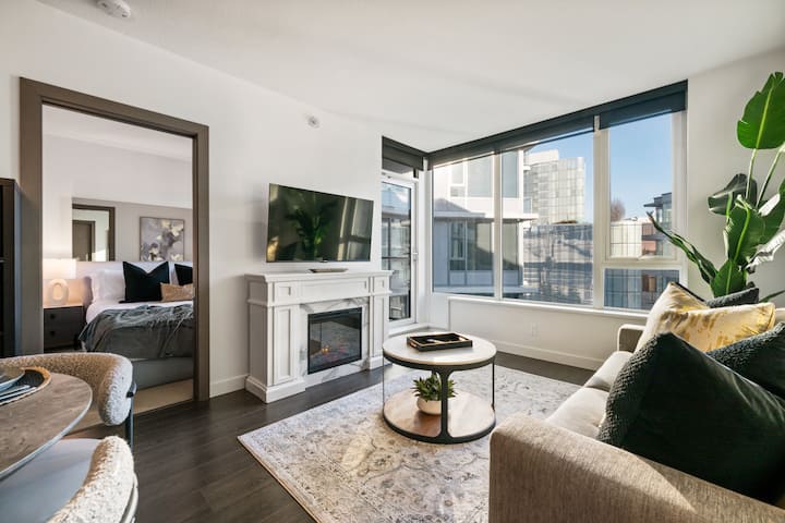Luxury Oceanview Condo | Ac | Parking - Vancouver