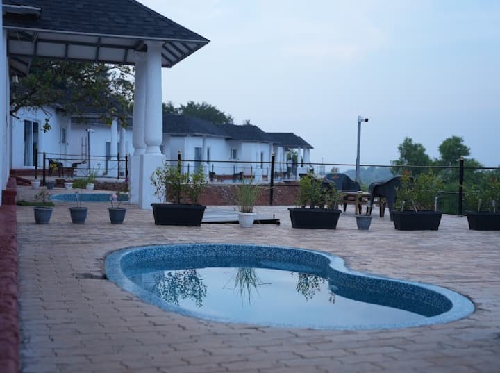 Revellers Suite With Privatepool - 