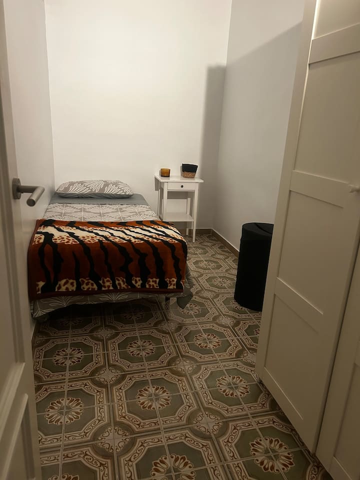 Habitación De Alquiler - Sabadell