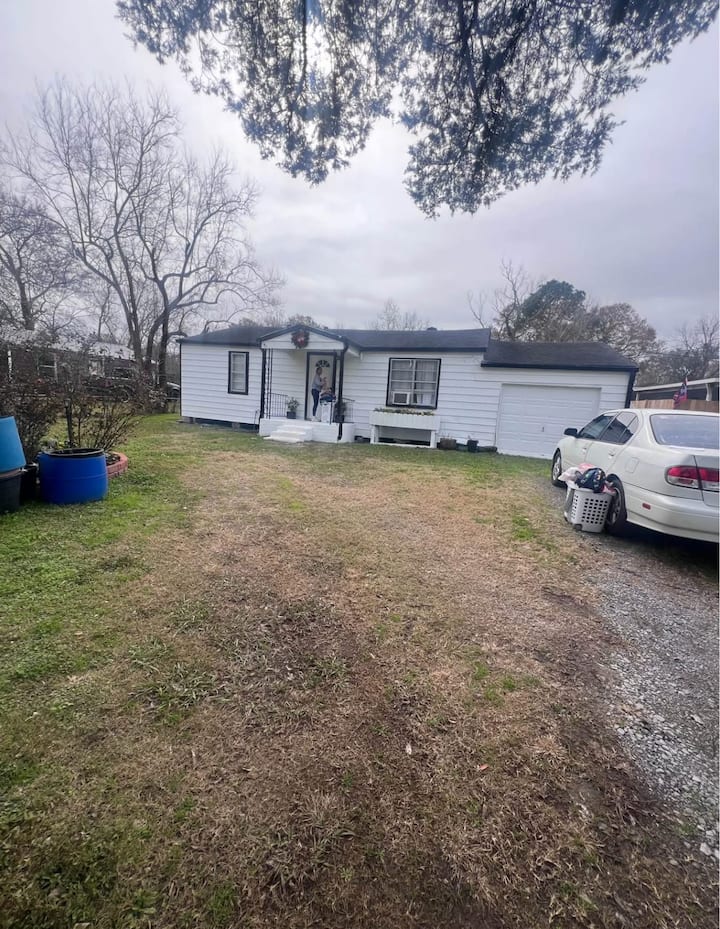 La Casita. The Litle Giant Home - Port Arthur, TX