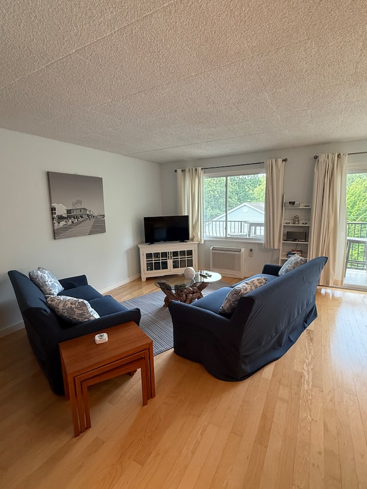 3br Downtown Rehoboth Walk To Beach & Boardwalk - Rehoboth Beach, DE