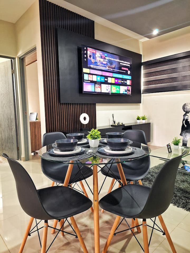 Executive Luxury Apartment| Modern | King Size Bed - Durango