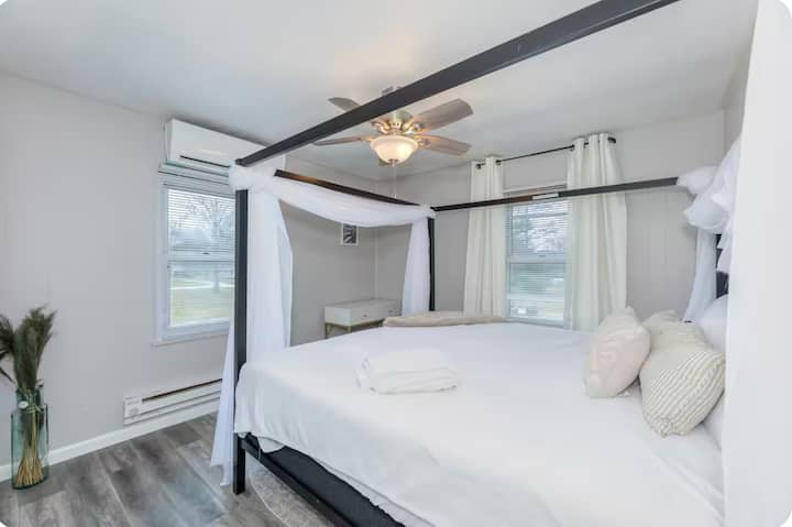 Tranquil Getaway - Terre Haute, IN