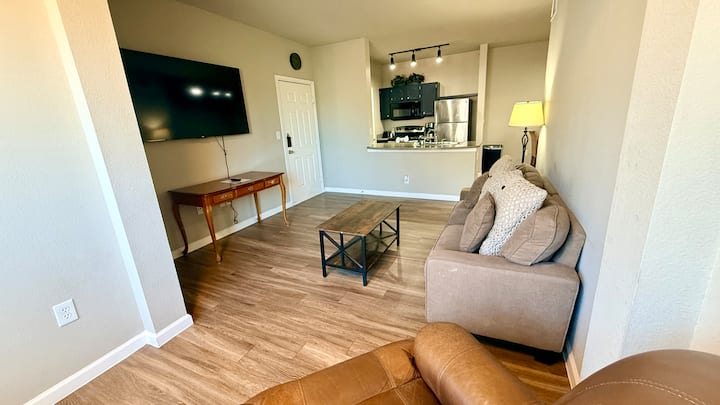 Cozy, Modern Apt Home 332 - Austin, TX