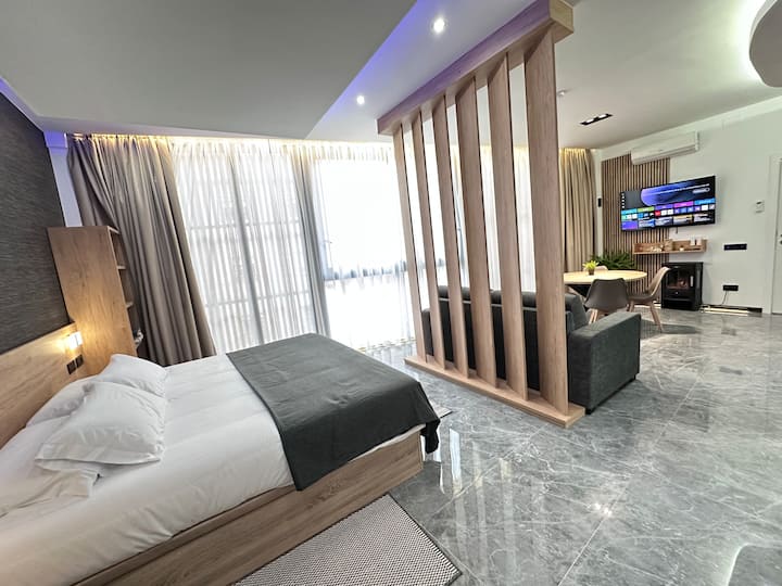 Loft Ensoleillé Minimaliste Moderne - L'Hospitalet de Llobregat