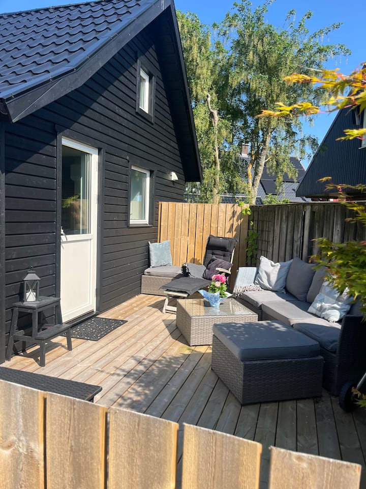 Lilla Huset På Höjden. Nyrenoverat Och Bra Läge. - Varberg