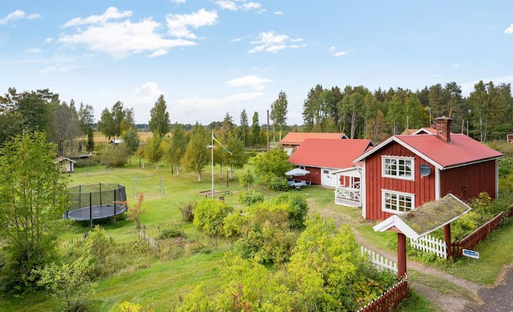 3 Stugor Vid Dalälven – Pool, Brygga & Stor Tomt - Älvkarleby