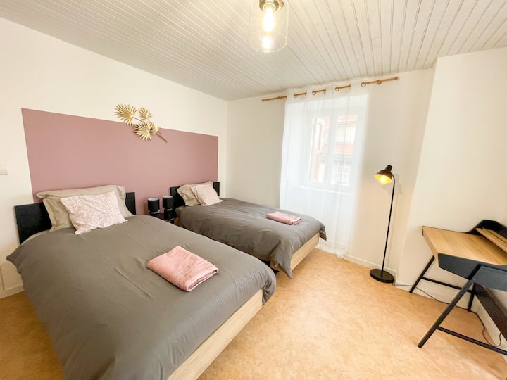 Meygal Color * Wifi* 3 éToiles * 20min Du Puy - Les Estables