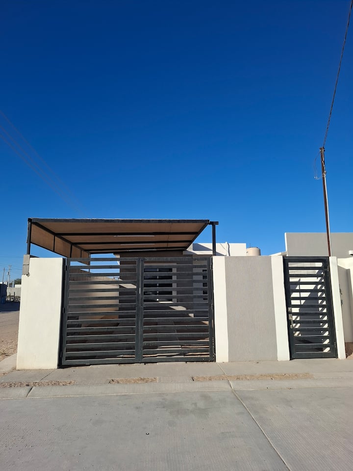 Casa Acogedora Con Estacionamiento, Bien Ubicada. - 푸에르토 페나스코