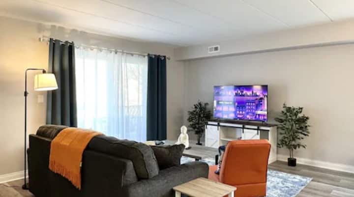 Owners Suite Near Seatgeek - Worth, IL