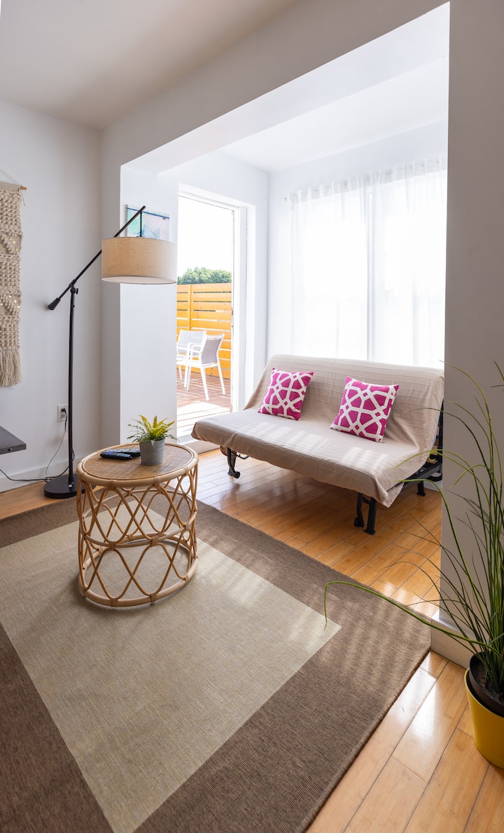 Spacious Studio With Private Terrace By The Beach - South Beach, FL