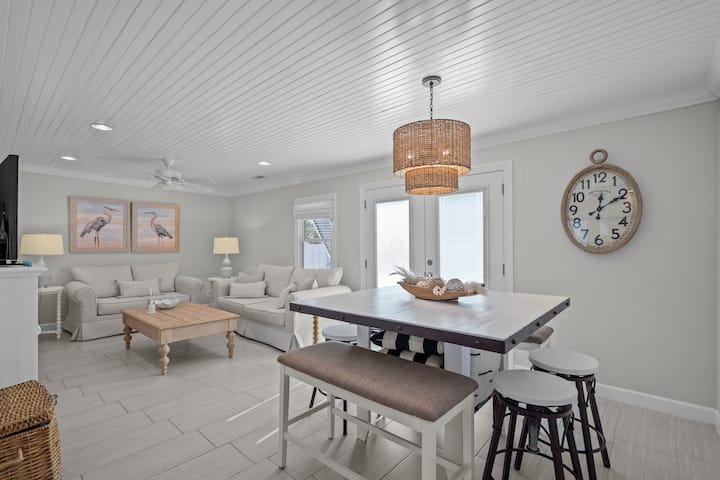 Oak Island Beach Cottage - Oak Island, NC