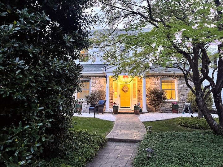 Whole 3 Bedroom House Top Of Old Town - Winchester, VA